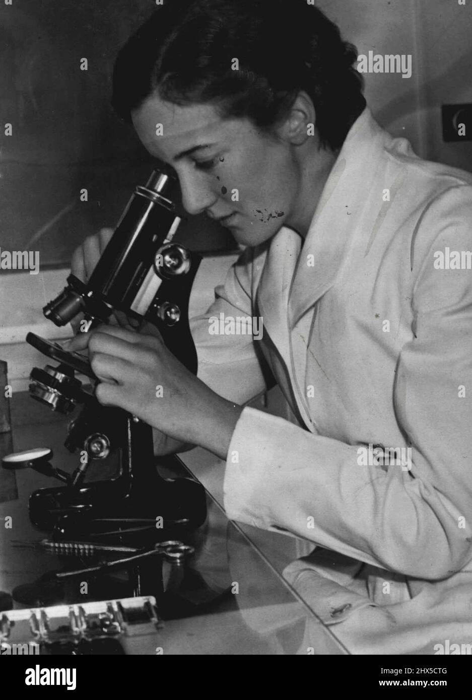 Laboratory Scenes - Science. August 26, 1940 Stock Photo - Alamy