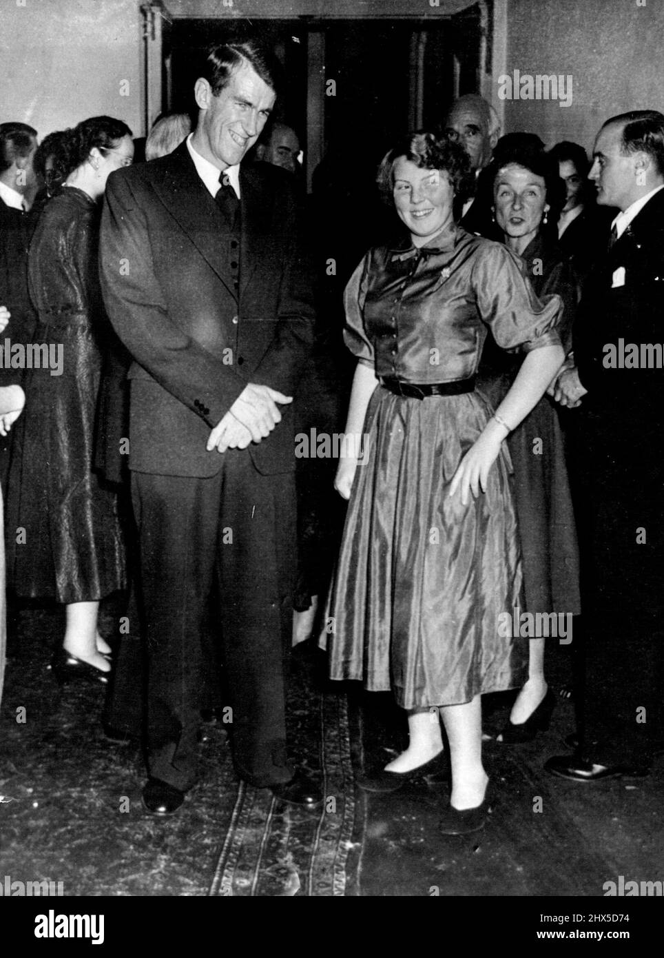 Sir Edmund Hillary Meets Dutch Princess -- Princess Beatrix of the ...