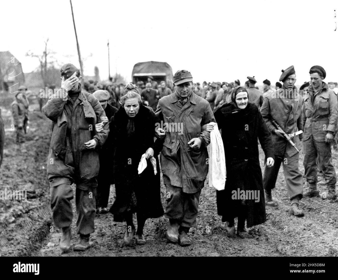 Canadian soldiers world war ii hi-res stock photography and images - Alamy