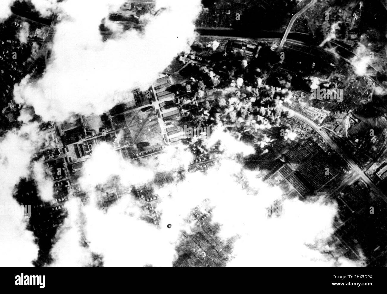 Berlin air raid march 1944 hi-res stock photography and images - Alamy