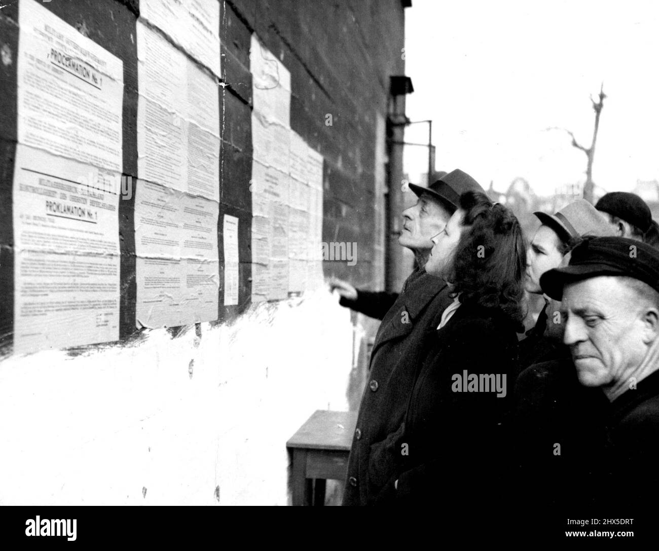 Displaced persons ww2 hi-res stock photography and images - Alamy