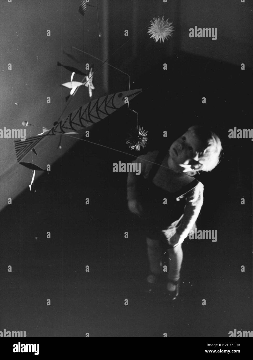 Looking at paintings Black and White Stock Photos & Images - Alamy