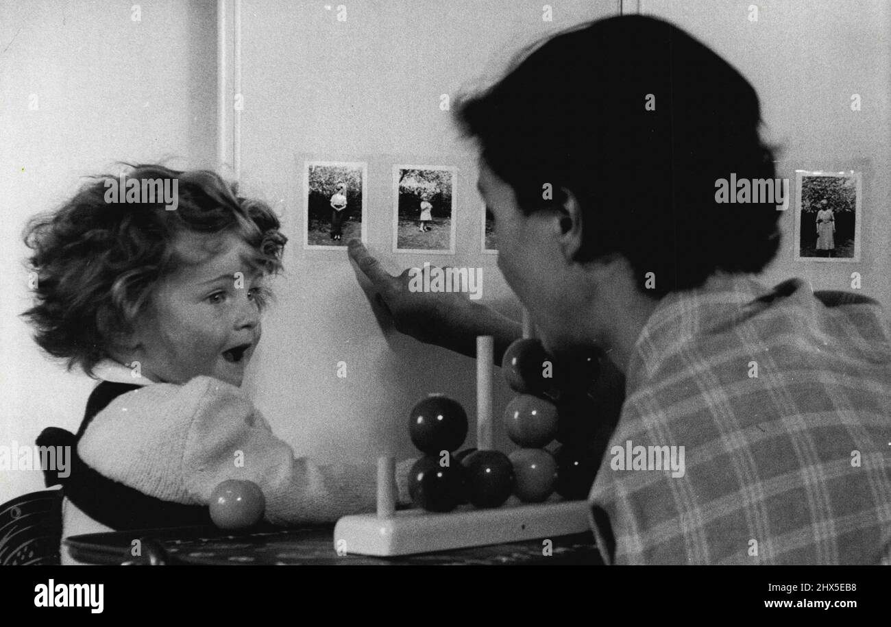 Going on with the lesson of linking objects, Mrs. Reynish says ...