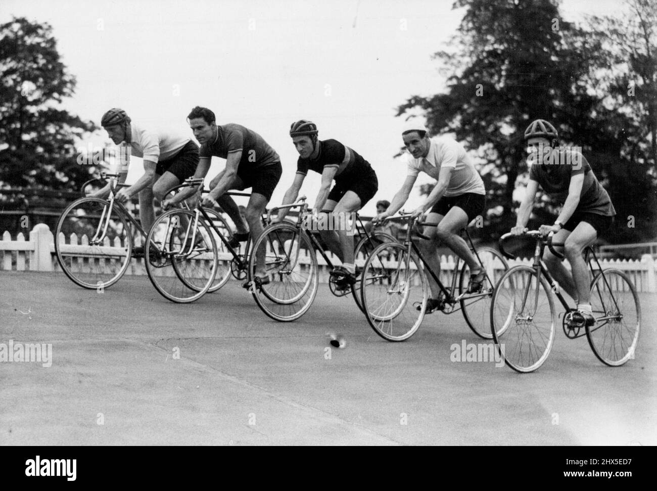British Olympic Cyclists At Practice - Members of the British Olympic ...