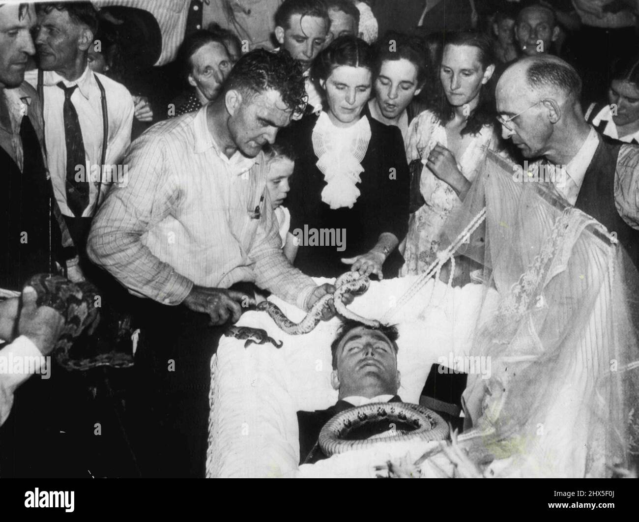 Weird Kites: During the funeral service of Lewis Ford at the Dolly Pond ...