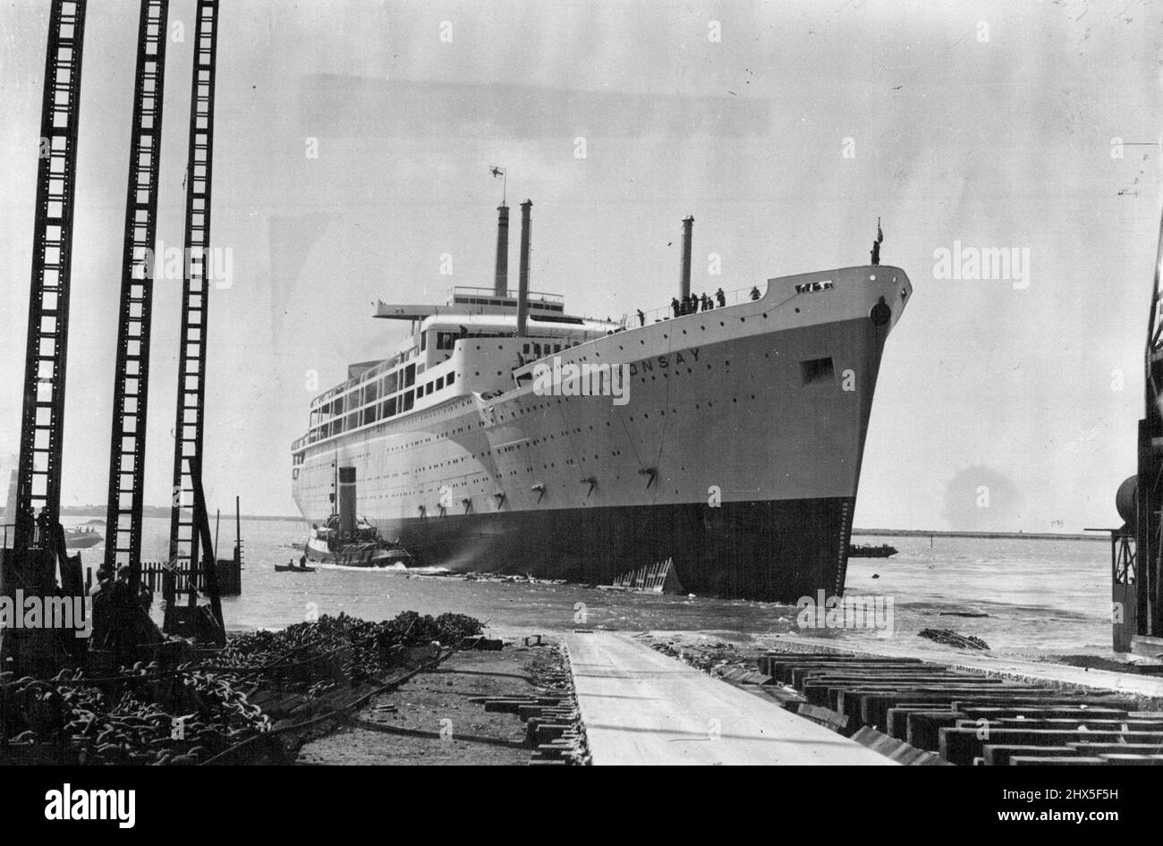 Year's Largest Liner Launcher in Britain: The new liner 'Oronsay ...