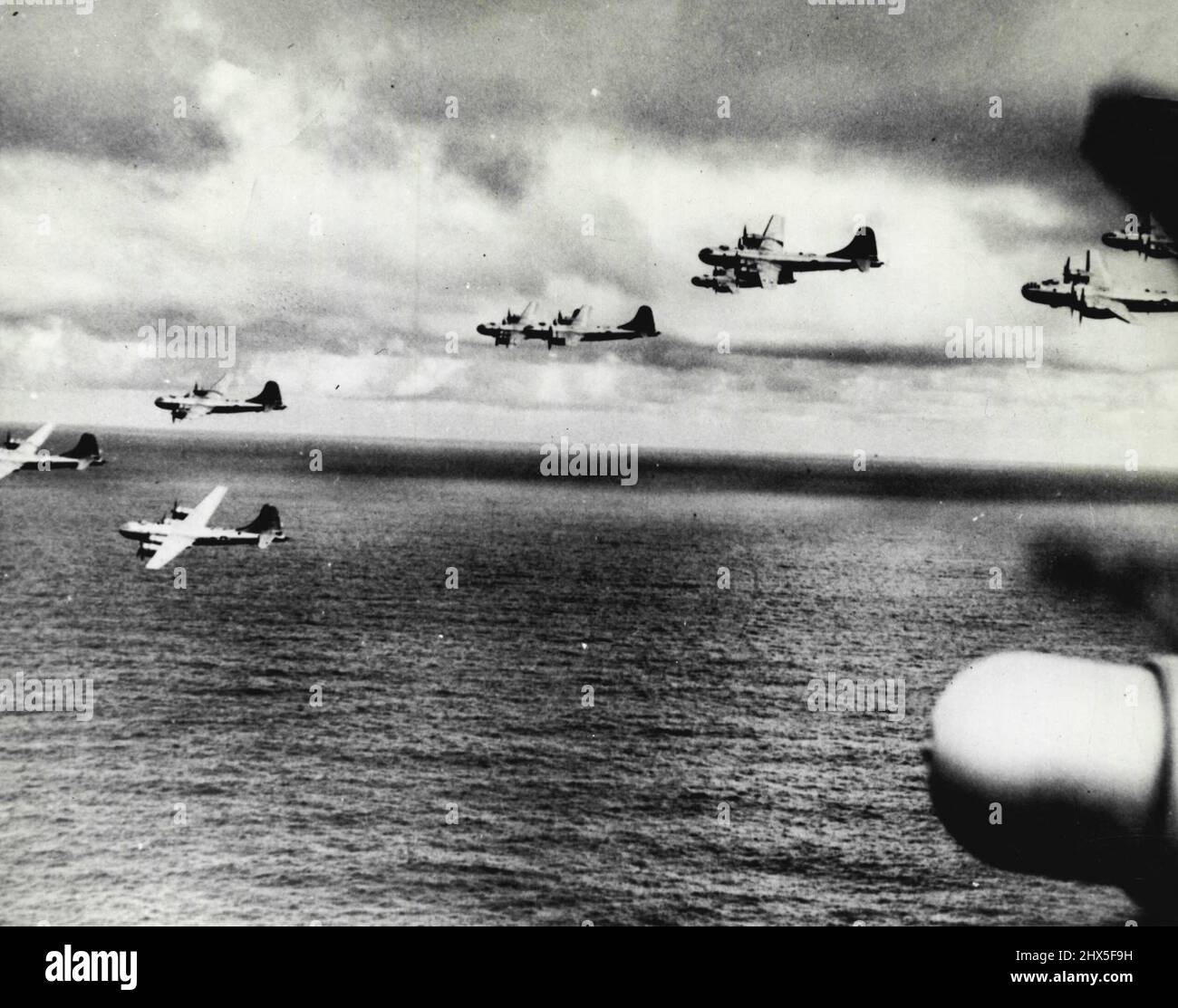 B-29'S Rehearse For Attack On Tokyo In formation, a group of B-29 ...