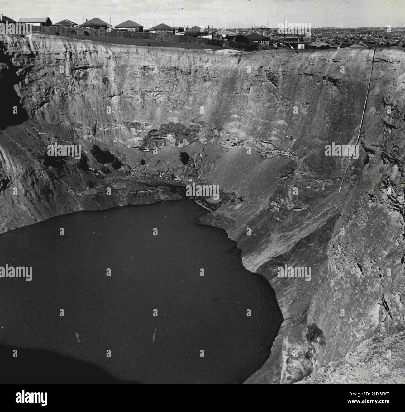 Black mountain quarries hi-res stock photography and images - Alamy