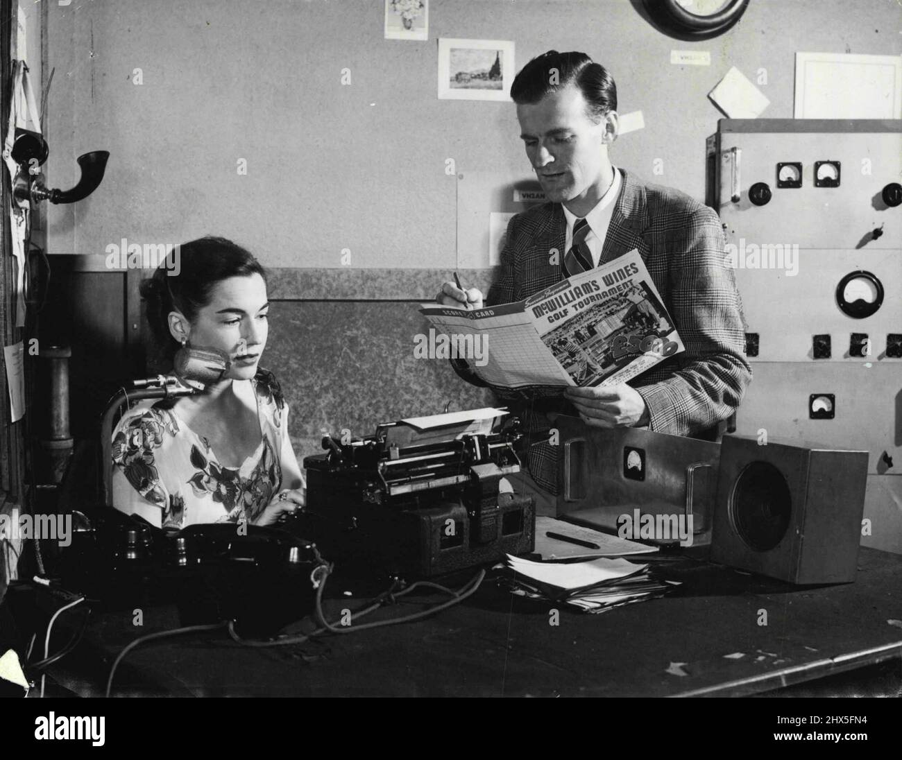 Radio programmer hi-res stock photography and images - Alamy