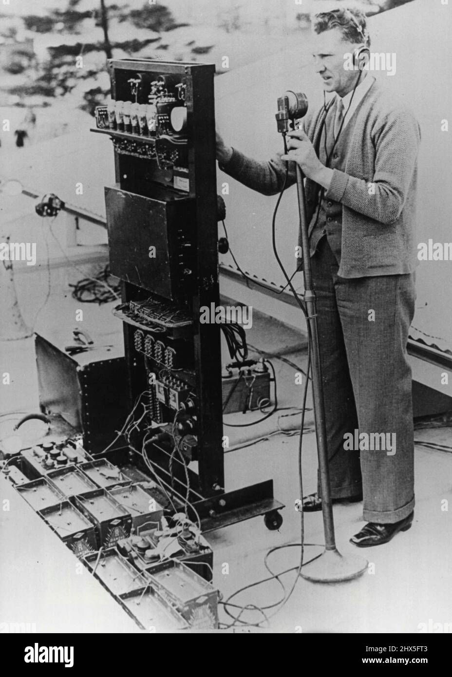 Shortwave Equip: In the 1930s "portable" did not mean "compact." This ...