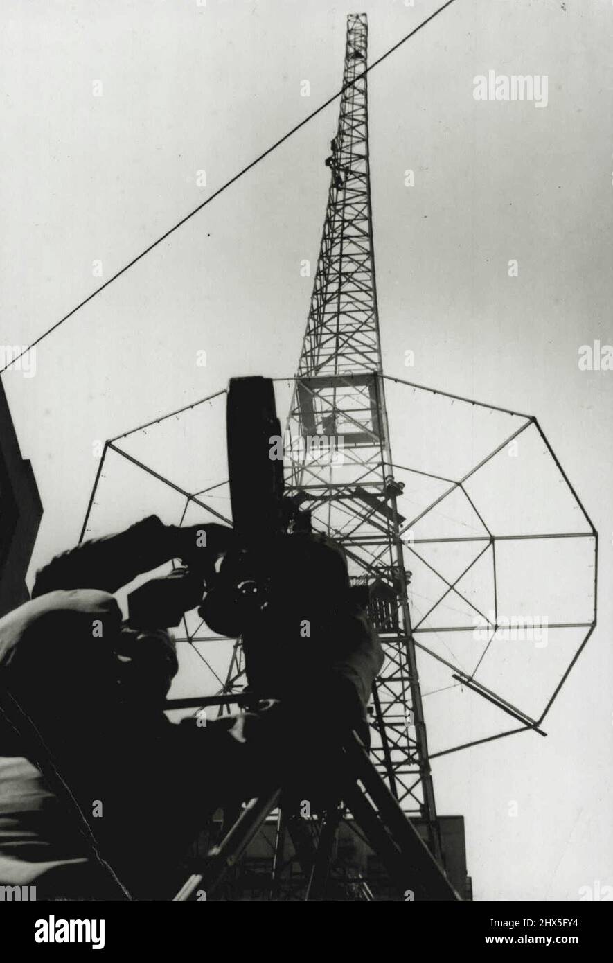 Radio receiver 1944 hi-res stock photography and images - Alamy