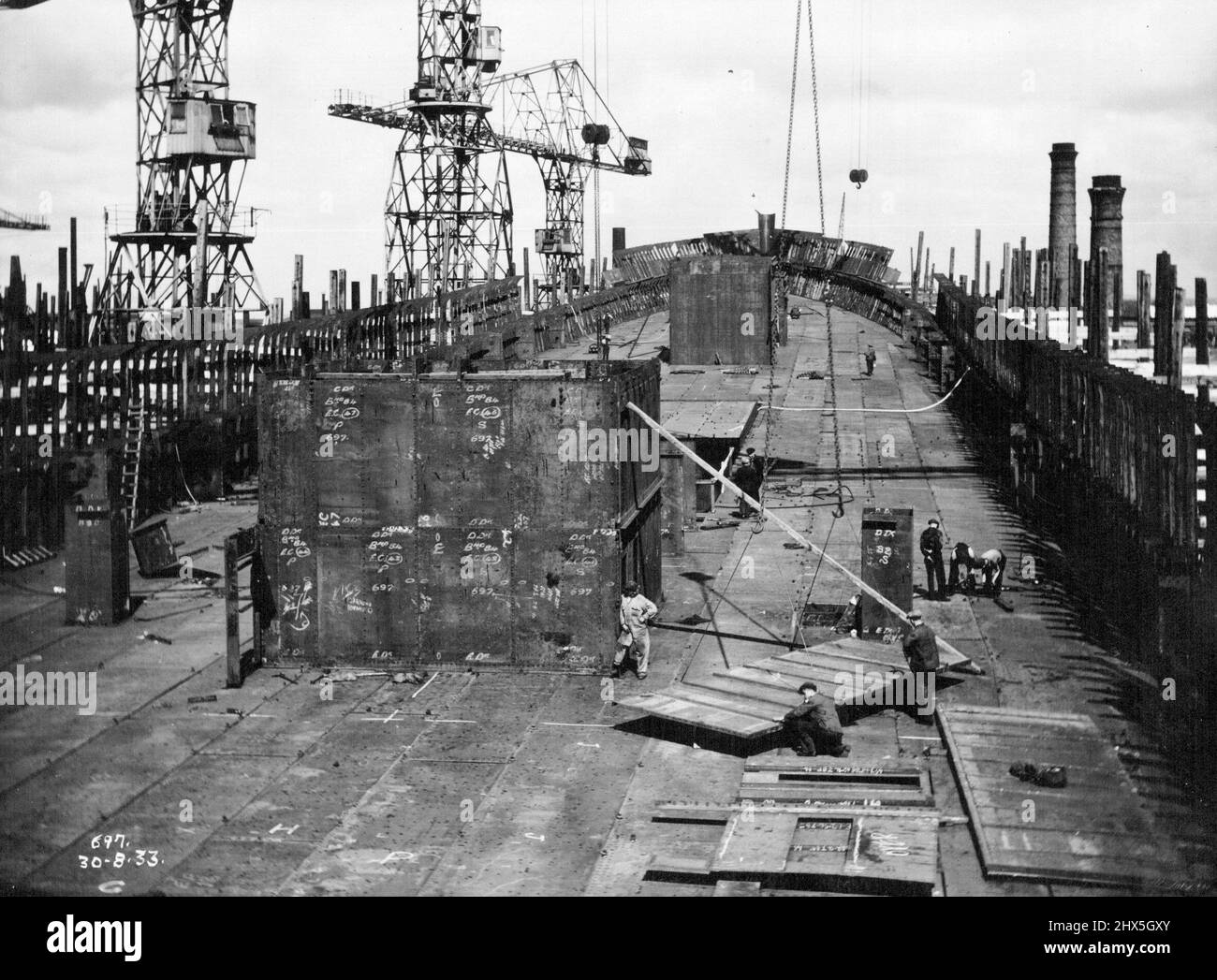 Construction of Orient Liner. August 30, 1934 Stock Photo - Alamy