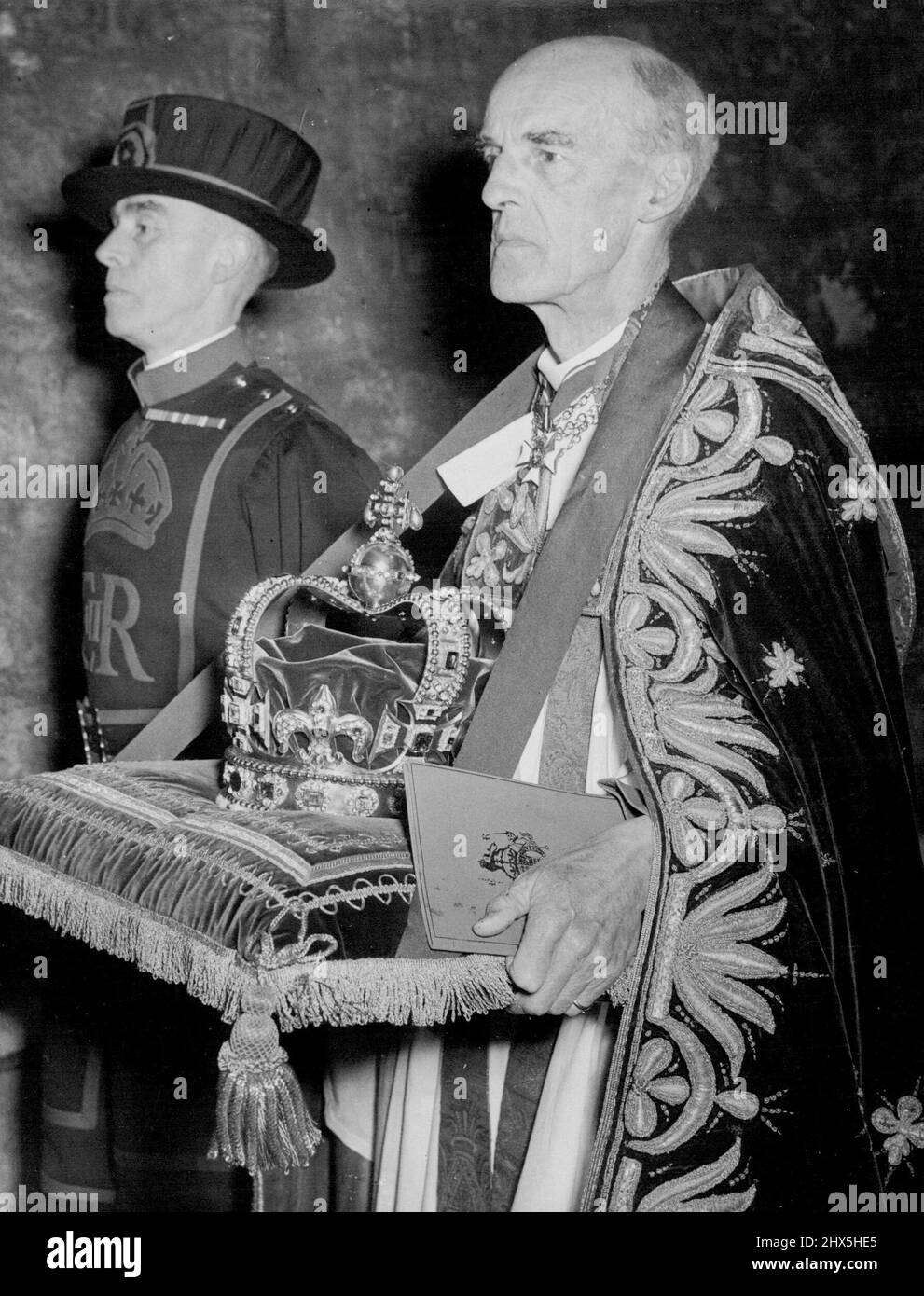 Queen Elizabeth II - Coronation Scenes - General Scenes - British ...