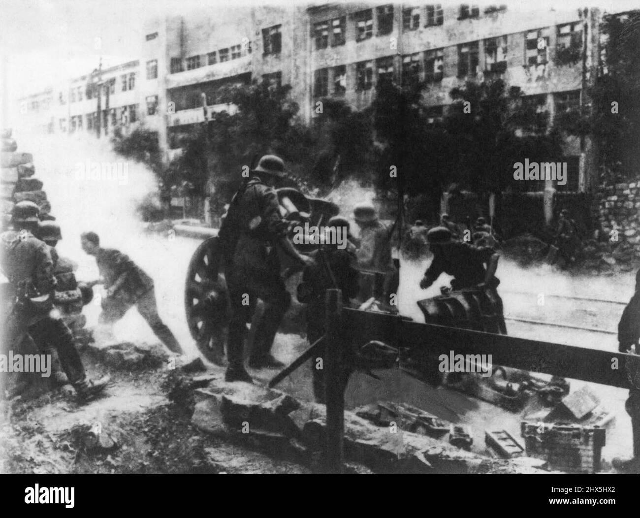 The Full Story Of The Fall Of Rostov -- A gun is being brought into the ...