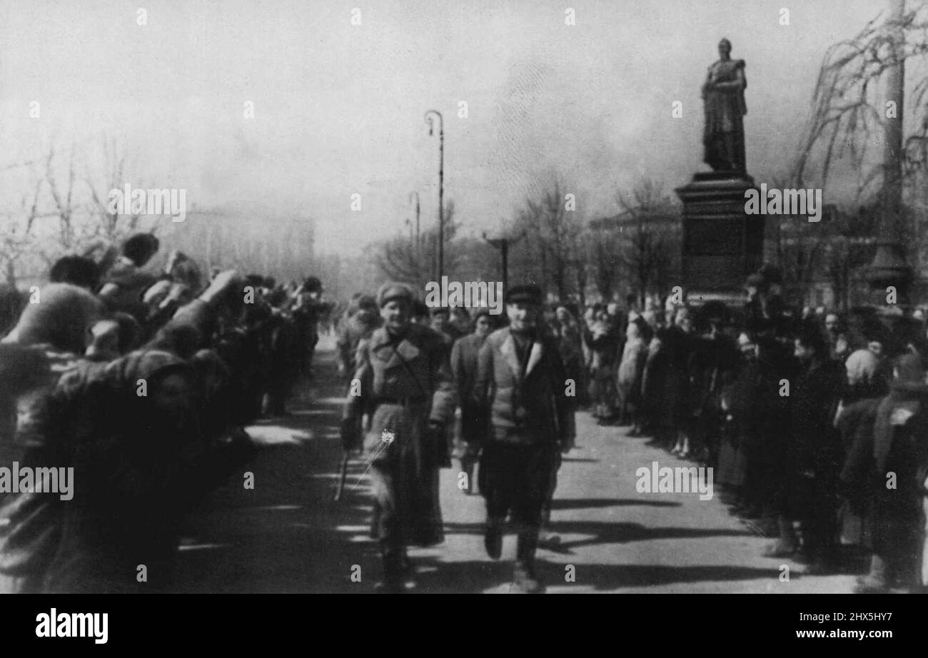 Fall Of Odessa - Population of Liberated Odessa welcome Red Army troops ...