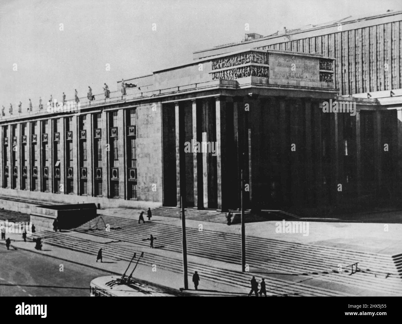 Moscow: Lenin Library. August 27, 1954. (Photo by Austral-International ...