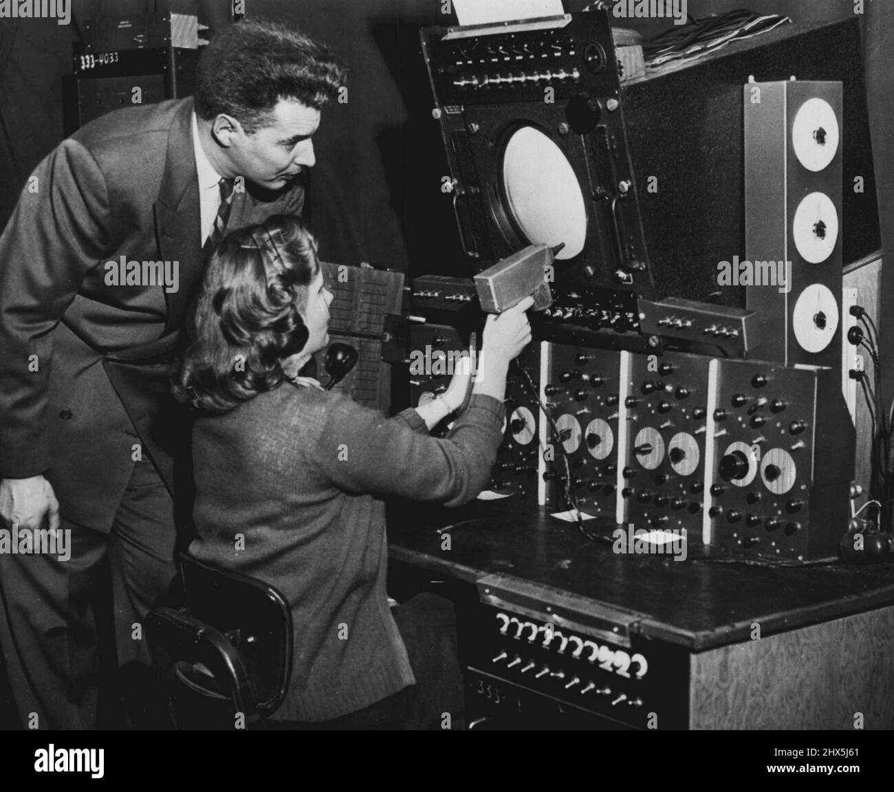 New Device Aids Plane Landing - Mrs. Phyllis Barnes points a Volscan ...