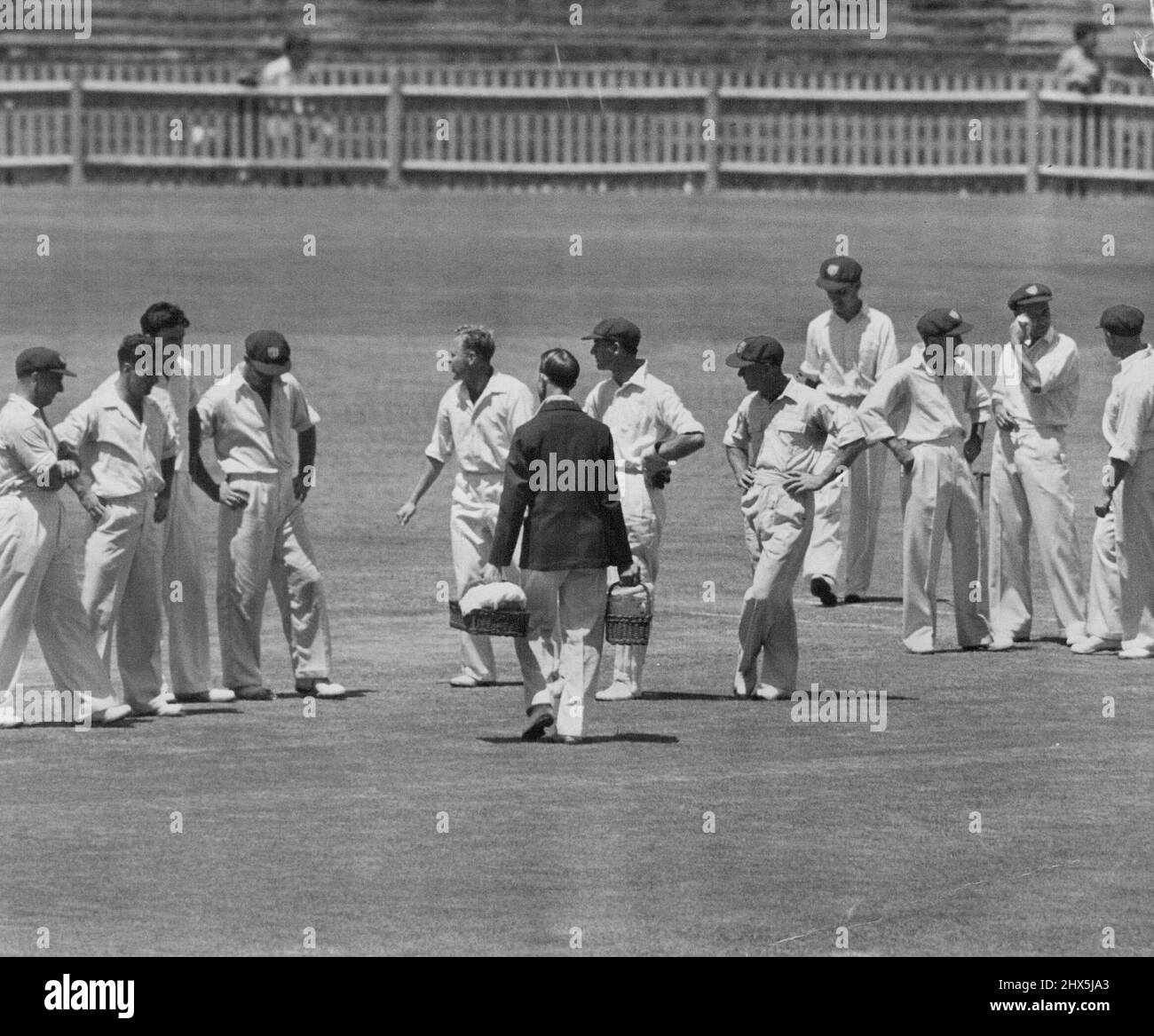 Cricket drinks Black and White Stock Photos & Images - Alamy