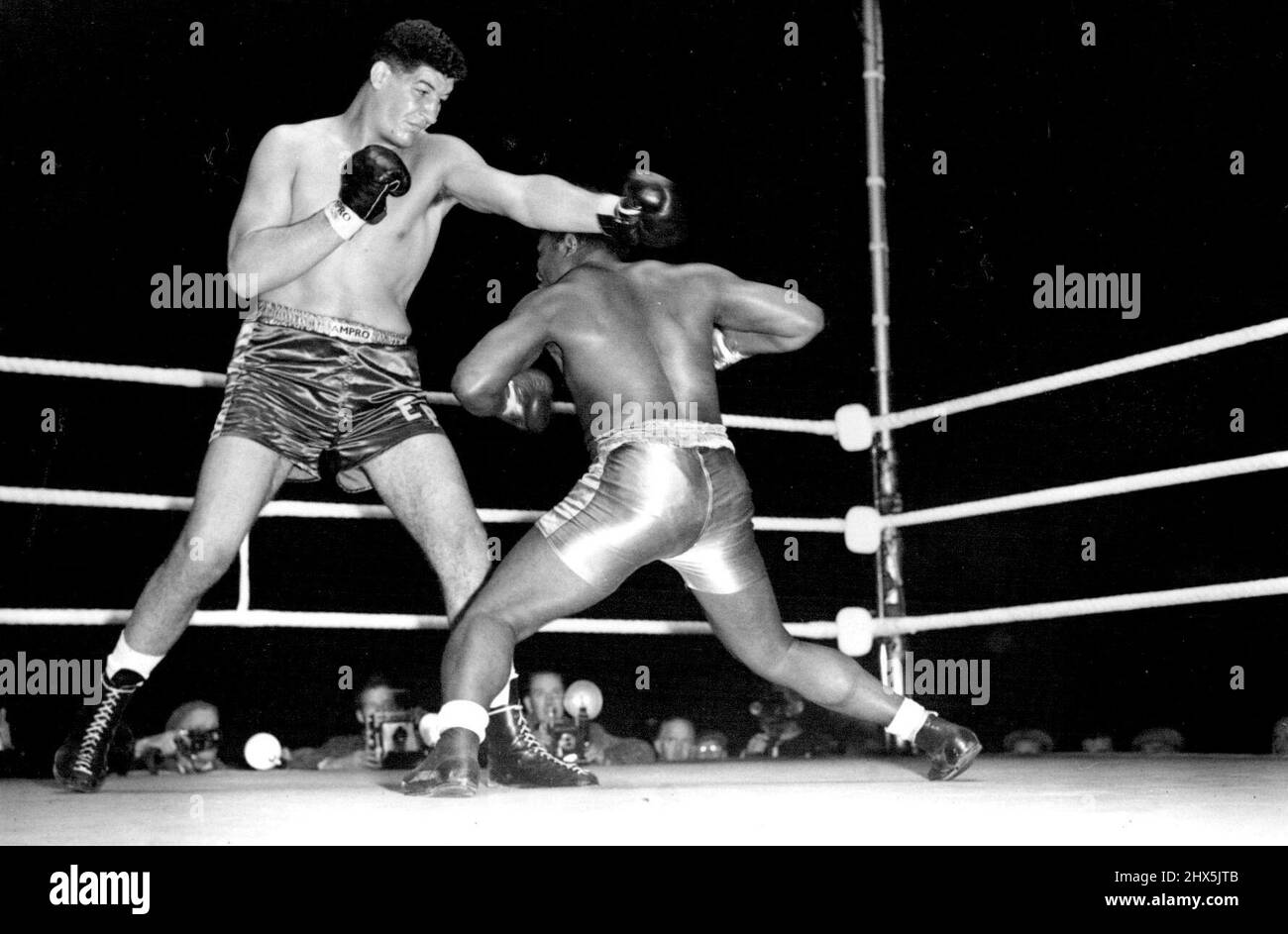 Giant South African boxer wins first fight in London. Templar slips ...