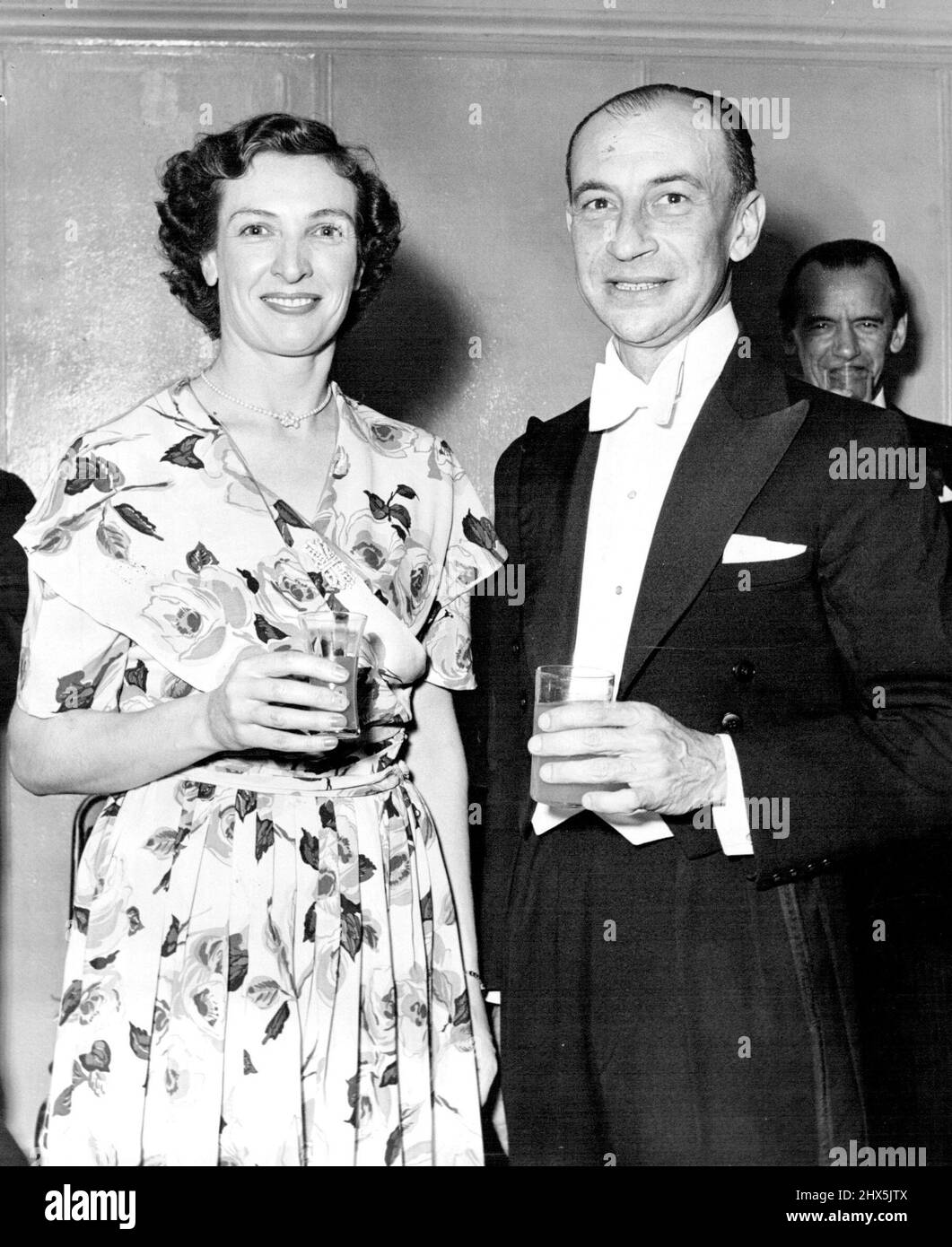 Conductor of bbc orchestra hi-res stock photography and images - Alamy