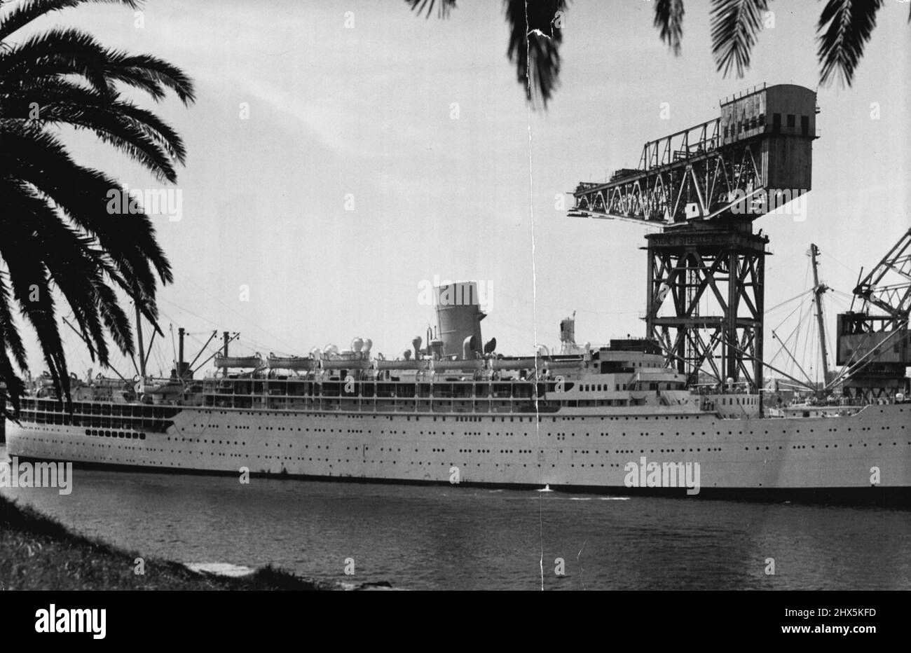 P & O liner Strathmore had 29 feet of her mast new ***** at the ...