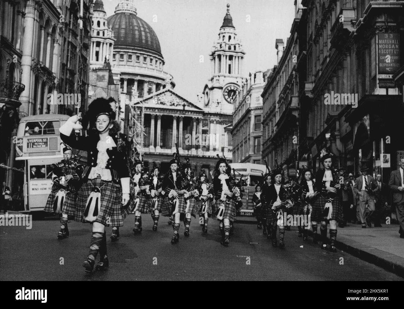 Wick girls pipe band hi-res stock photography and images - Alamy