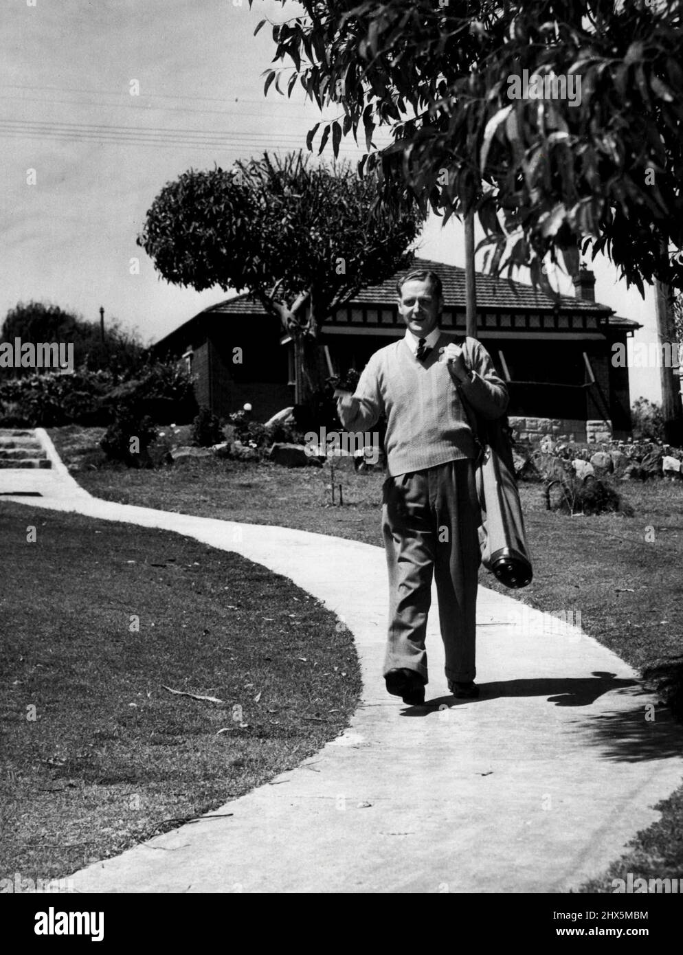 Rev. Gordon Powell at St. Stephen's church MacQuarie St. November 11 ...