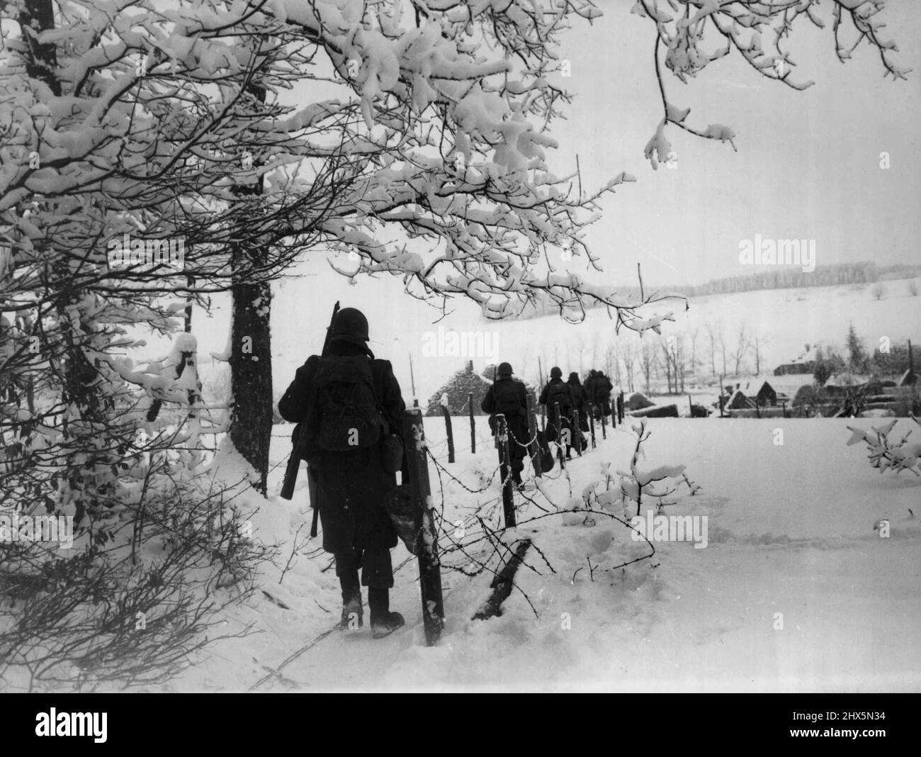 U s soldiers march through countryside hi-res stock photography and ...