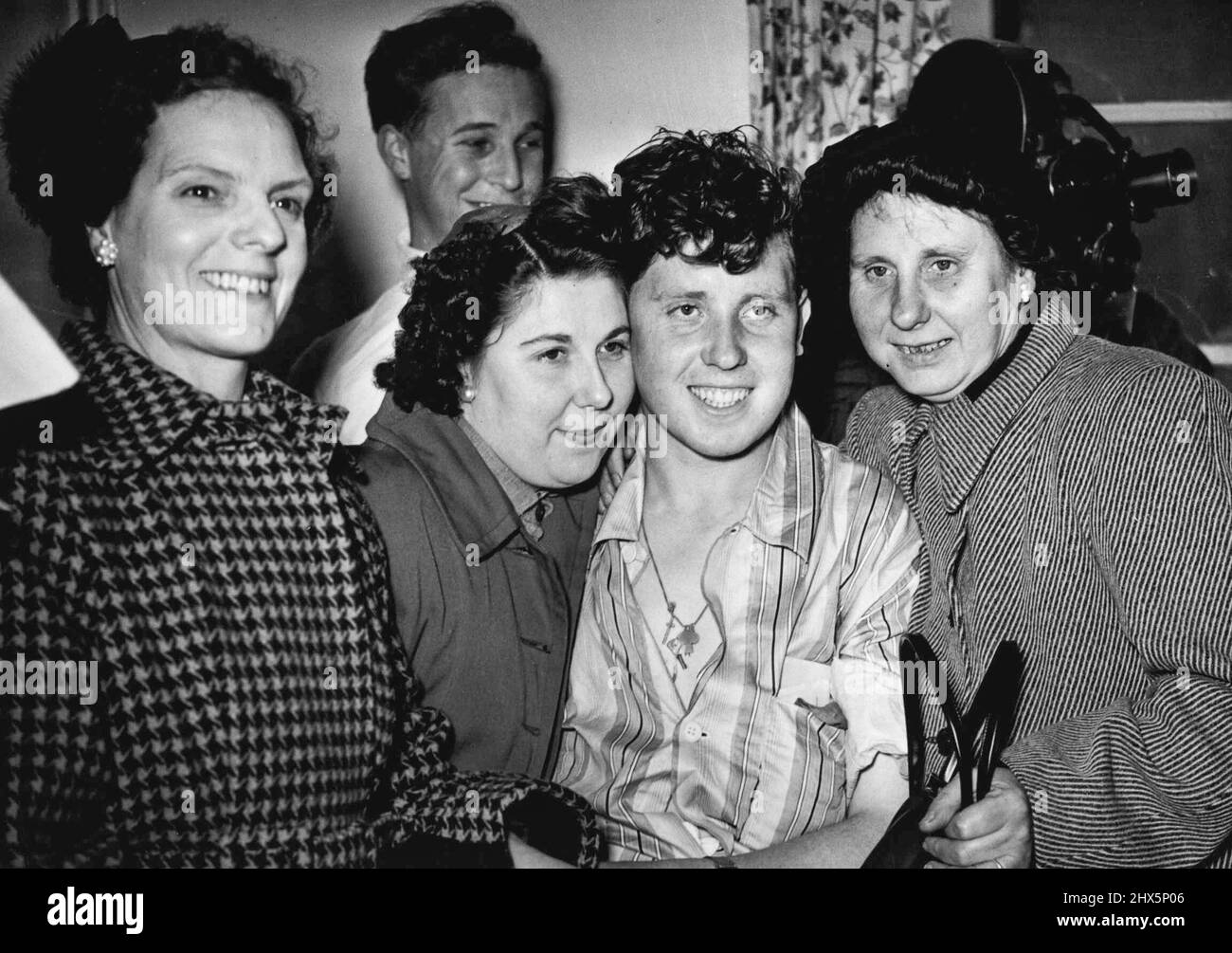 Joyful Welcome For First Prisoners Back From Korea -- Private A ...