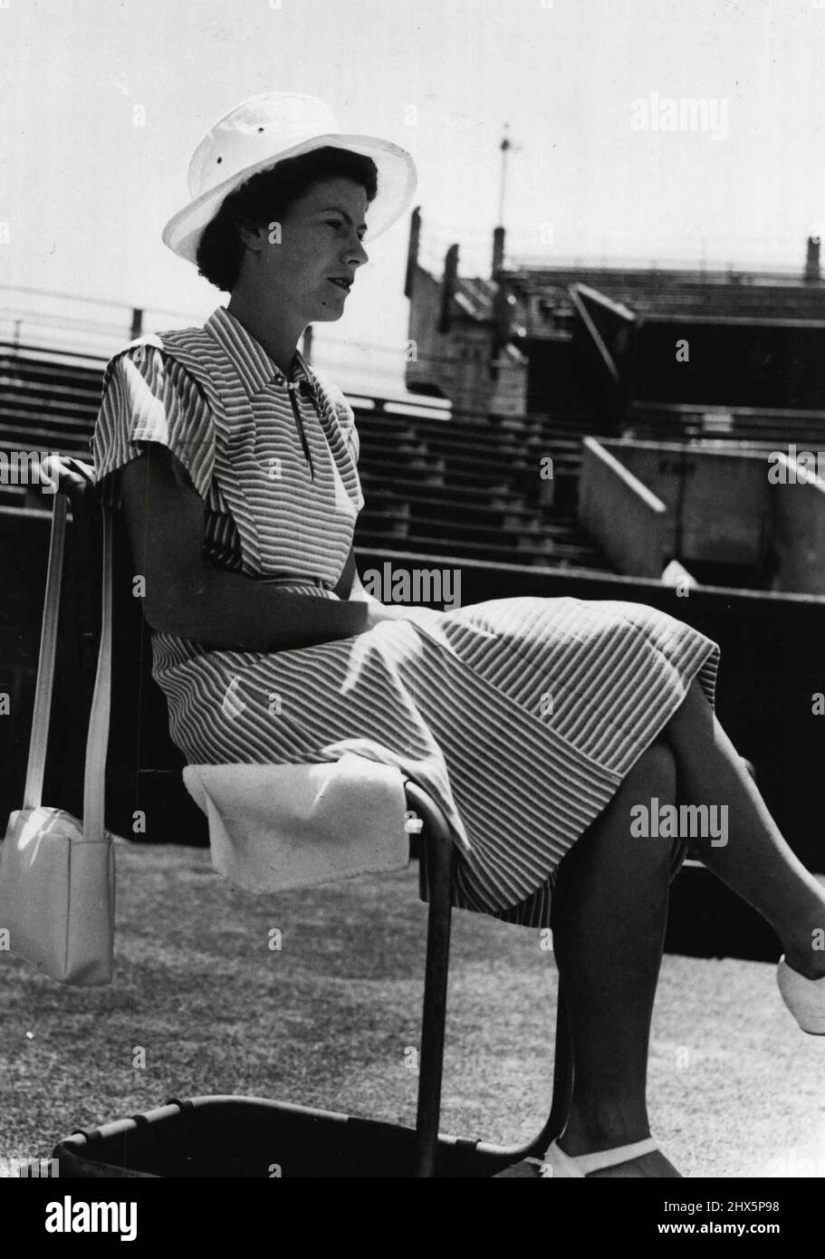 Miss Clare Procter, NSW tennis star, acting as line-umpire at the ...