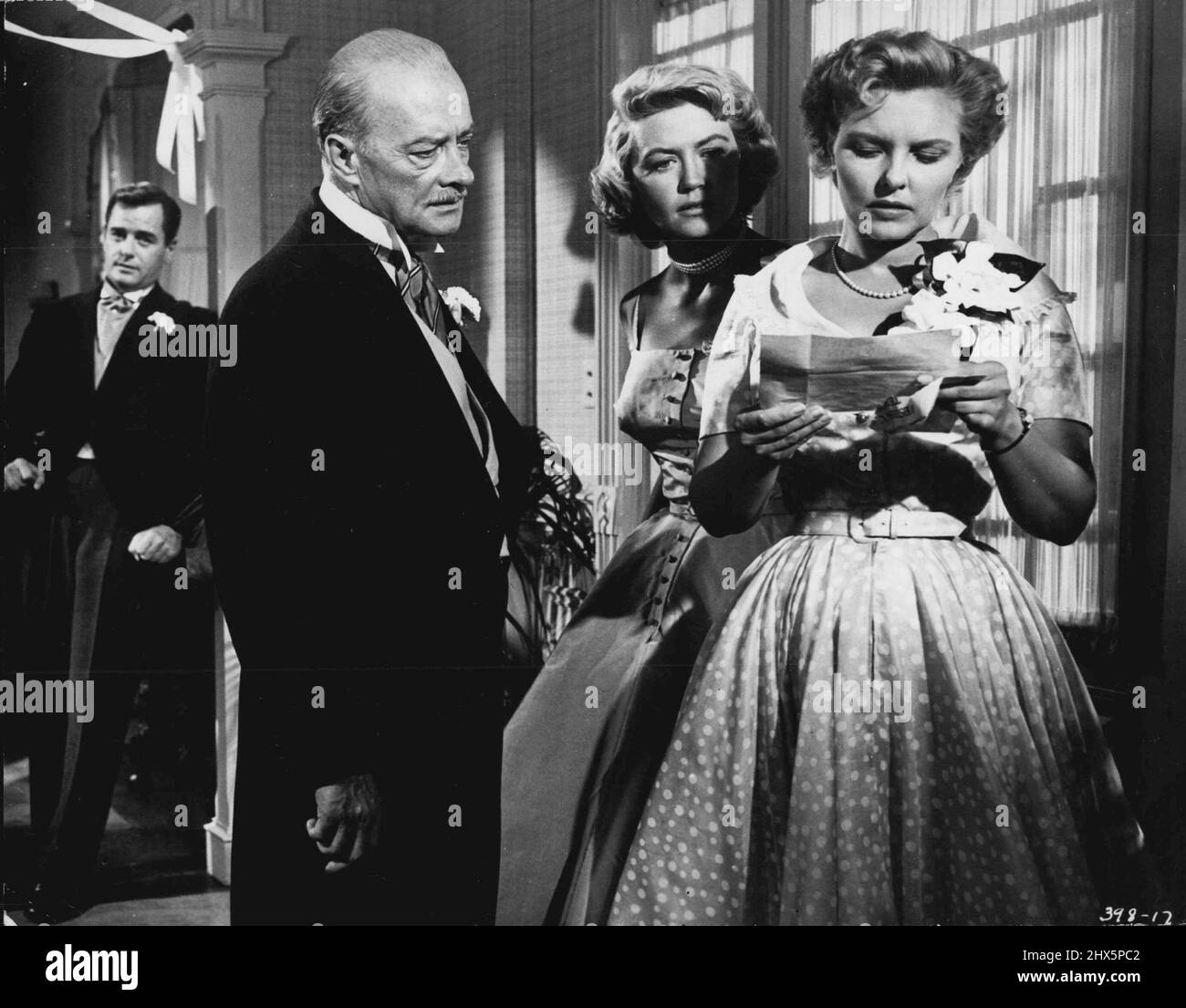 But a few minutes before Laurie was due to marry Alex, Amy got a ...