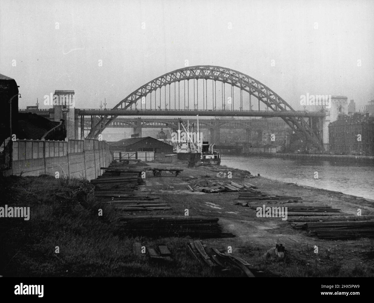 Tyne Bridge, Newcastle, Northumberland -- Opened by King George V in ...