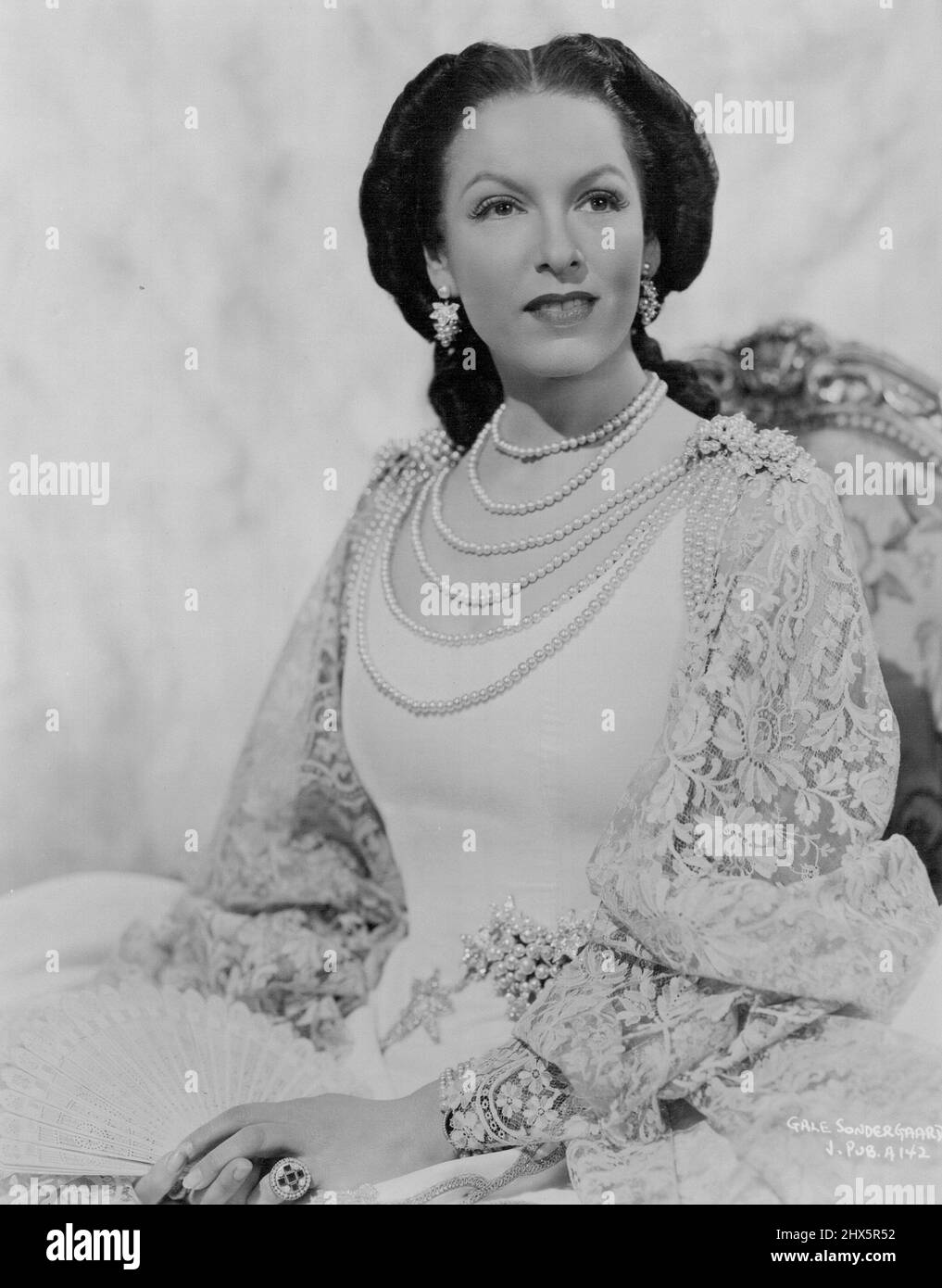 Gale sondergaard hi-res stock photography and images - Alamy