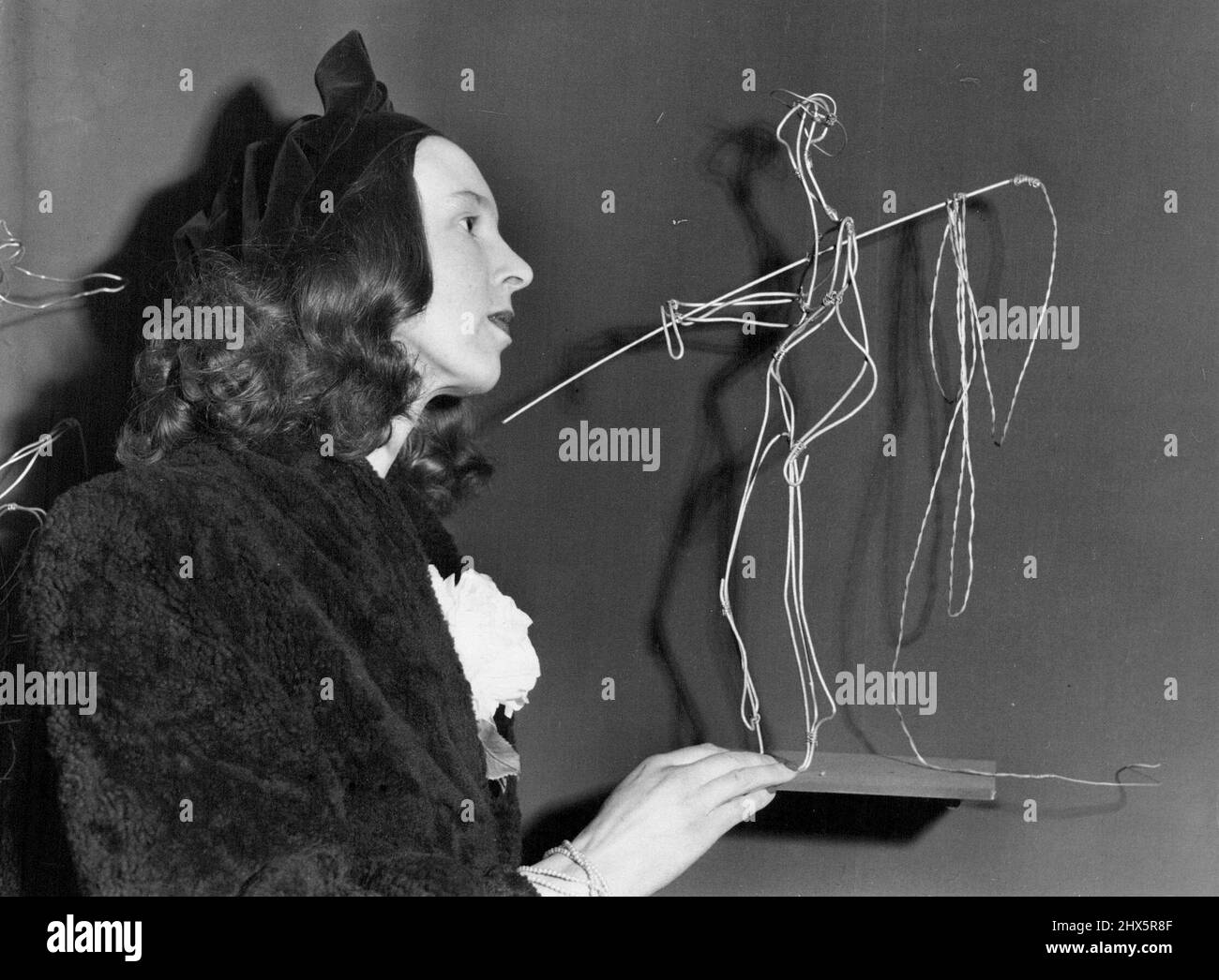 Fashions Art In Wire -- Miss Wendy Soiling, the young Australian ...