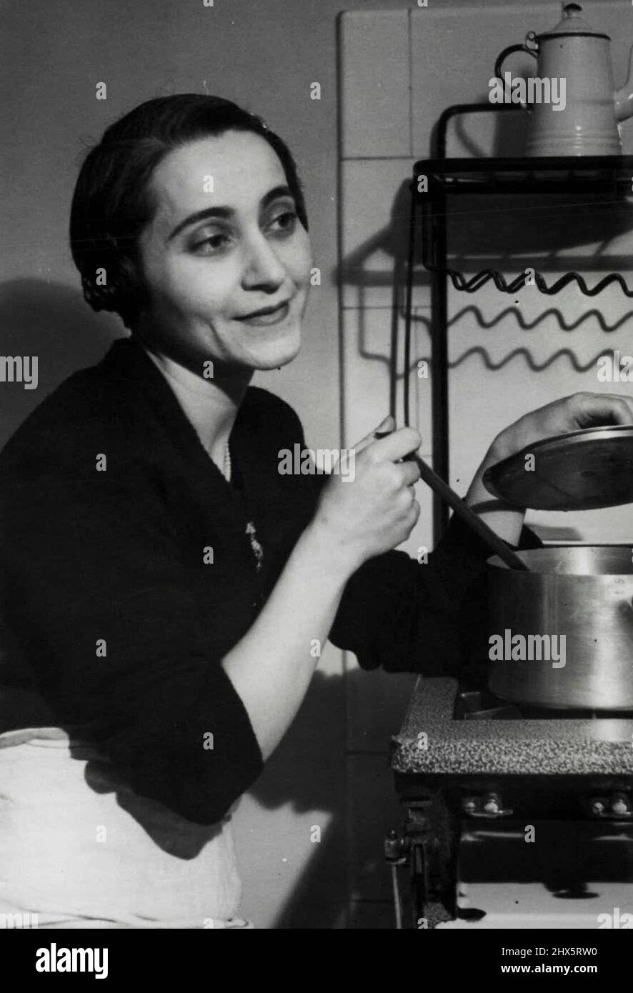 Mrs frank kenyon roberts hi-res stock photography and images - Alamy