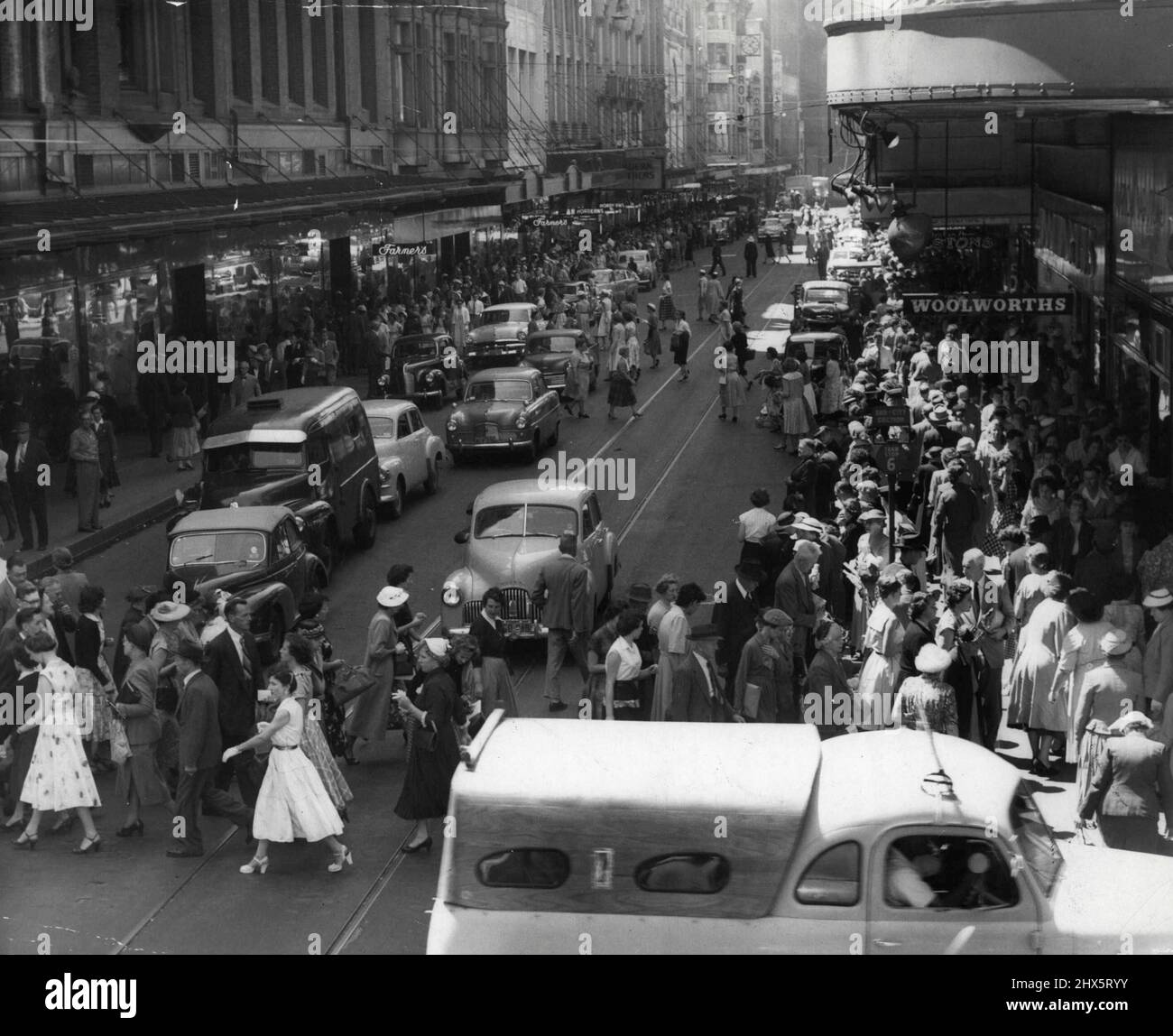 Street & Shopping Crowd. November 11, 1955 Stock Photo - Alamy