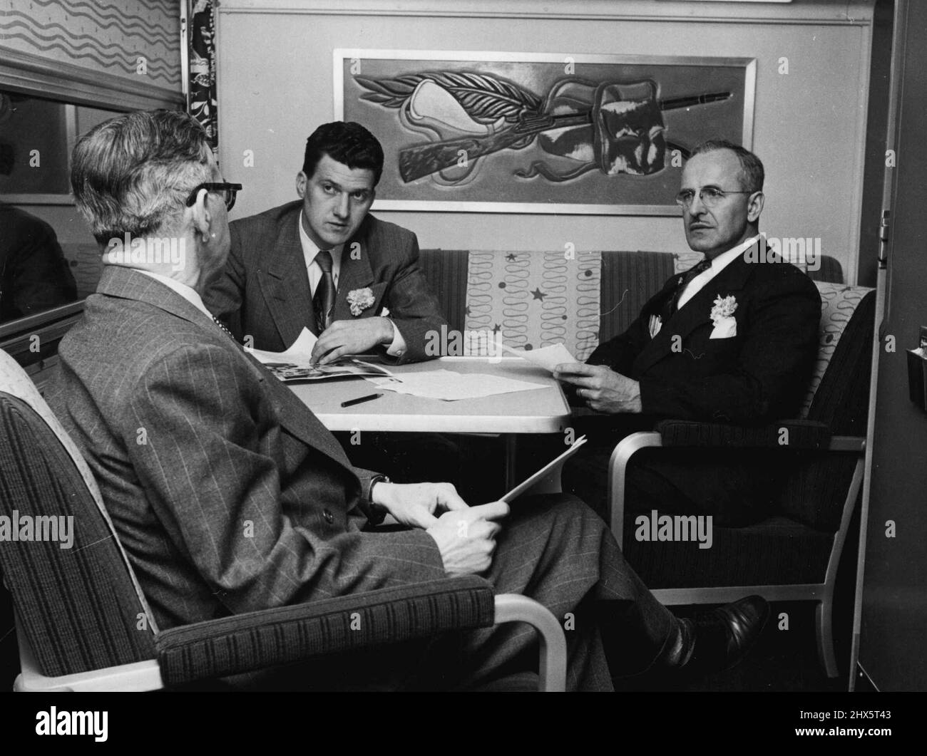 Look magazine 1952 hi-res stock photography and images - Alamy