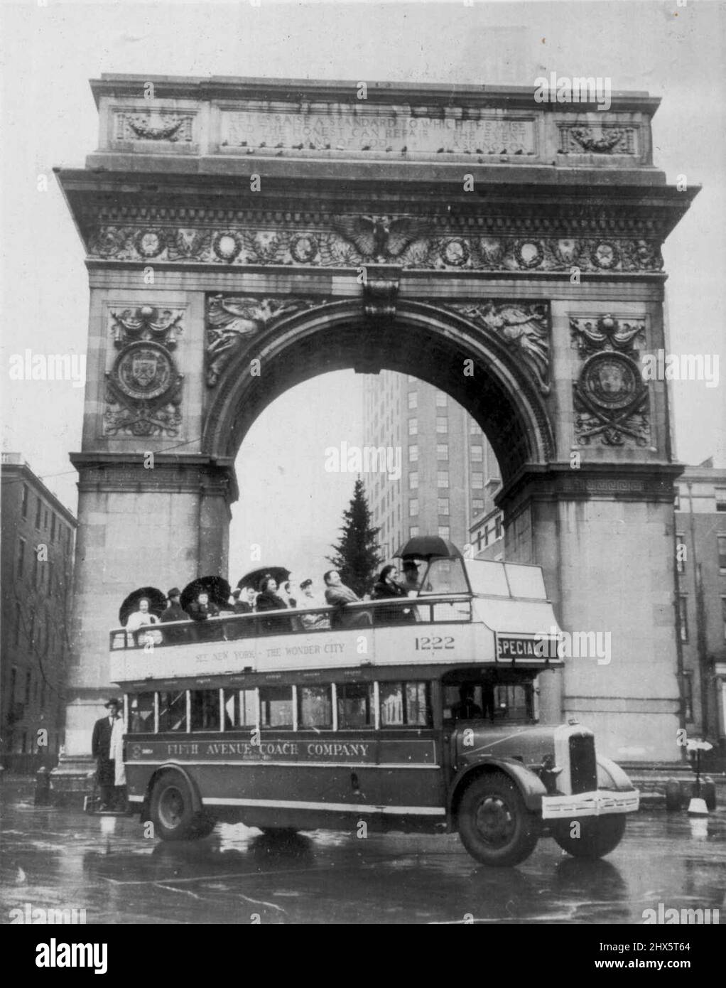 White buses hi-res stock photography and images - Alamy