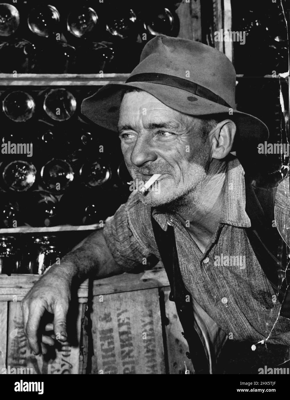 Old felt hat hi-res stock photography and images - Alamy