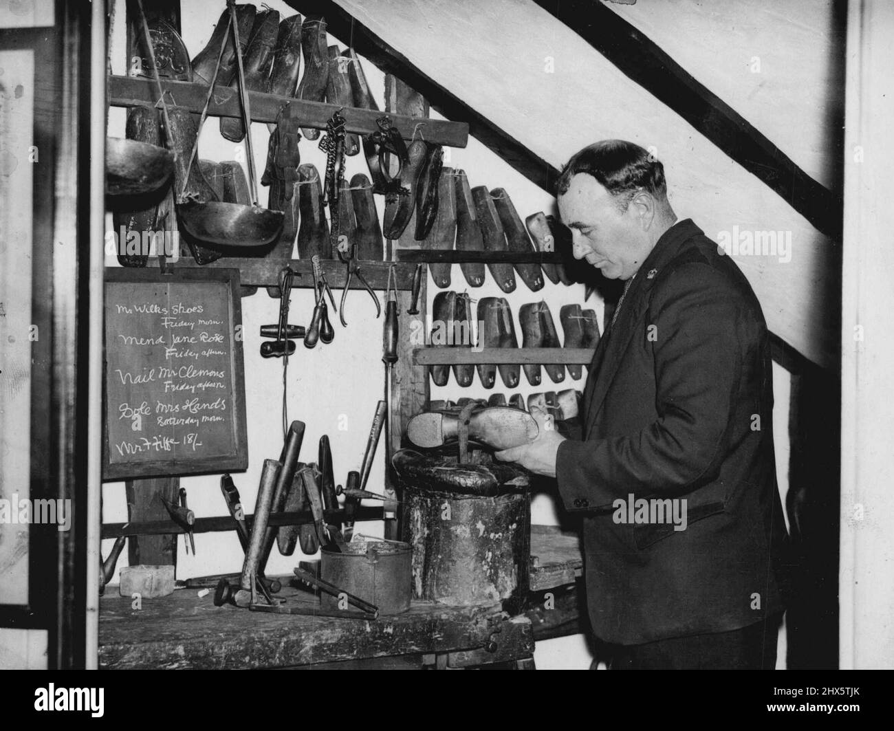 Bootmakers, Bootblacks & Stands - Trades & Tradesmen. June 05, 1934 ...