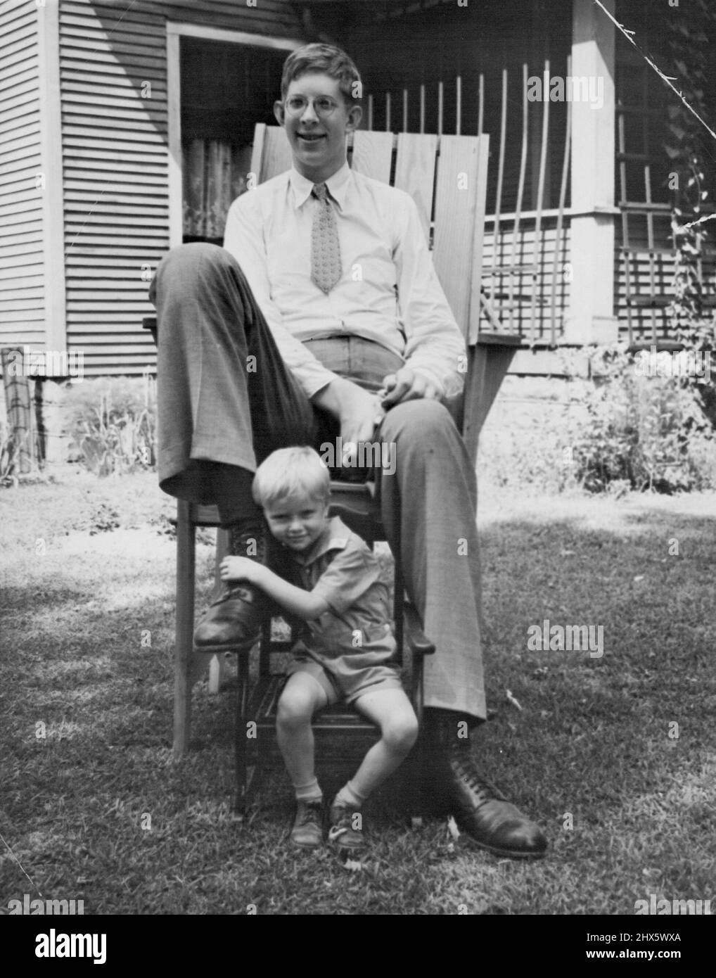 Robert Pershing Wadlow As A Kid