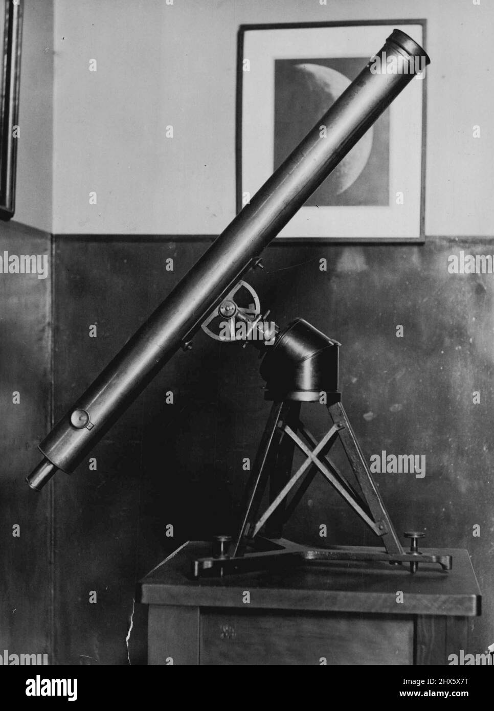 Refractor Equatoriat Telescope brought to Sydney by Sir Thomas ...