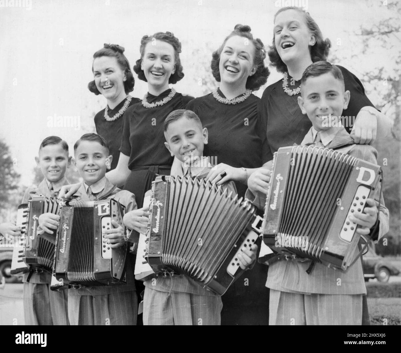 Black accordion Black and White Stock Photos & Images - Alamy