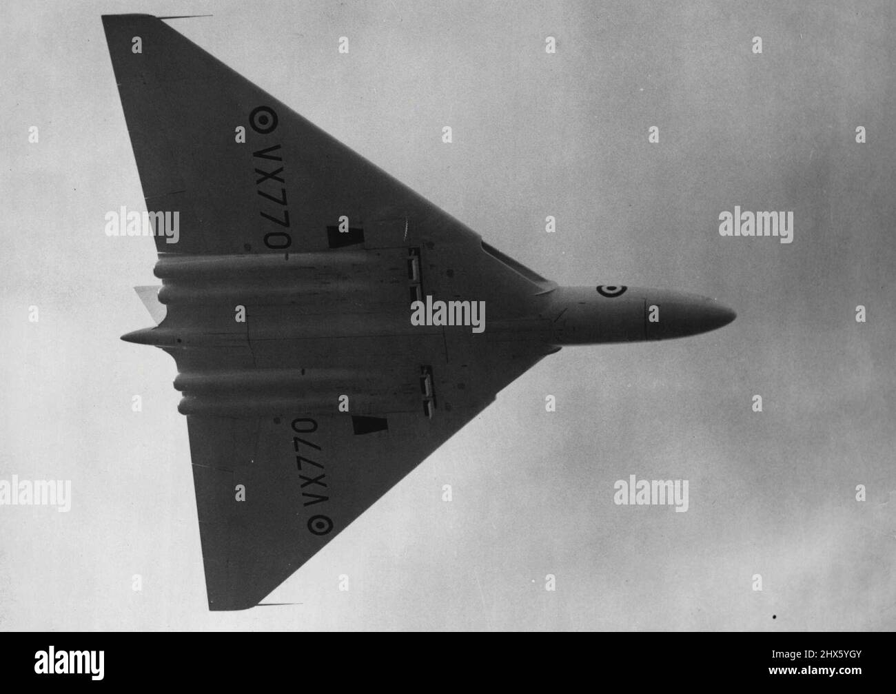 Delta Bomber Flies Over Air Show -- There she goes - the Avro A69 the ...