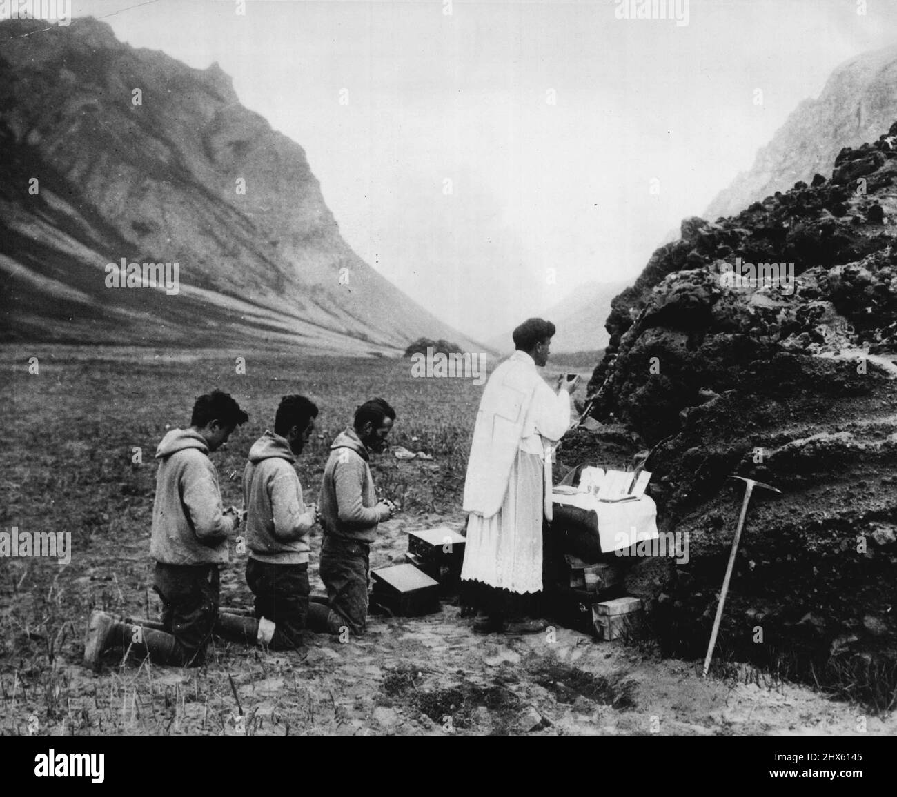 The "Glacier Priest" Brings Back Remarkable Pictures Of His Volcano ...