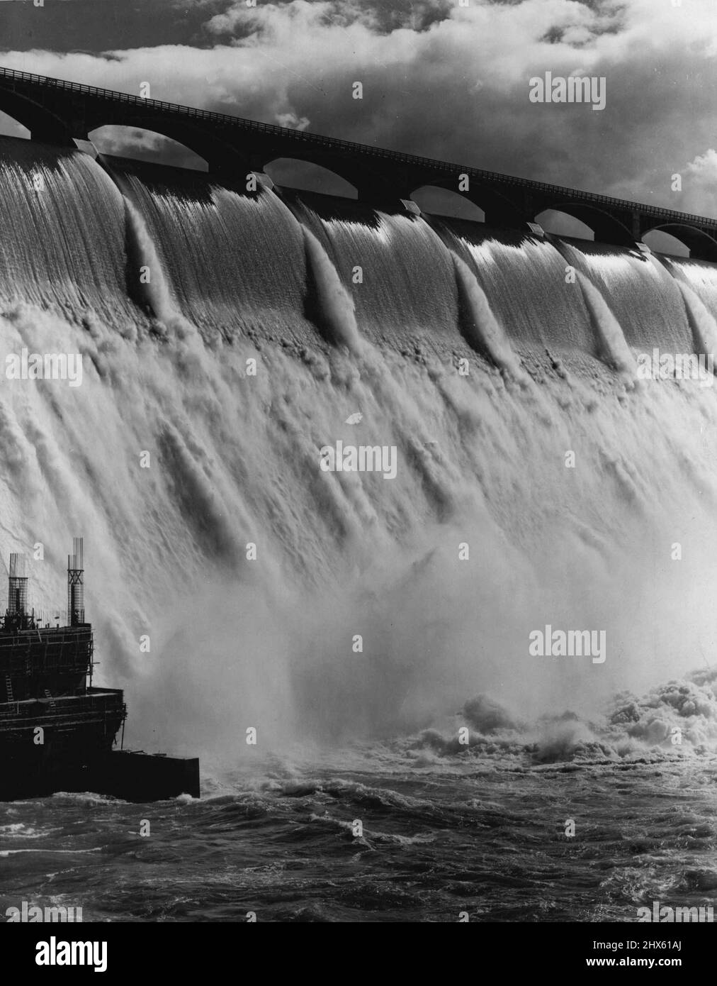 Water Supply: Dames & Reservoir, Keepit Dam, Grand Coulee Dam on the ...