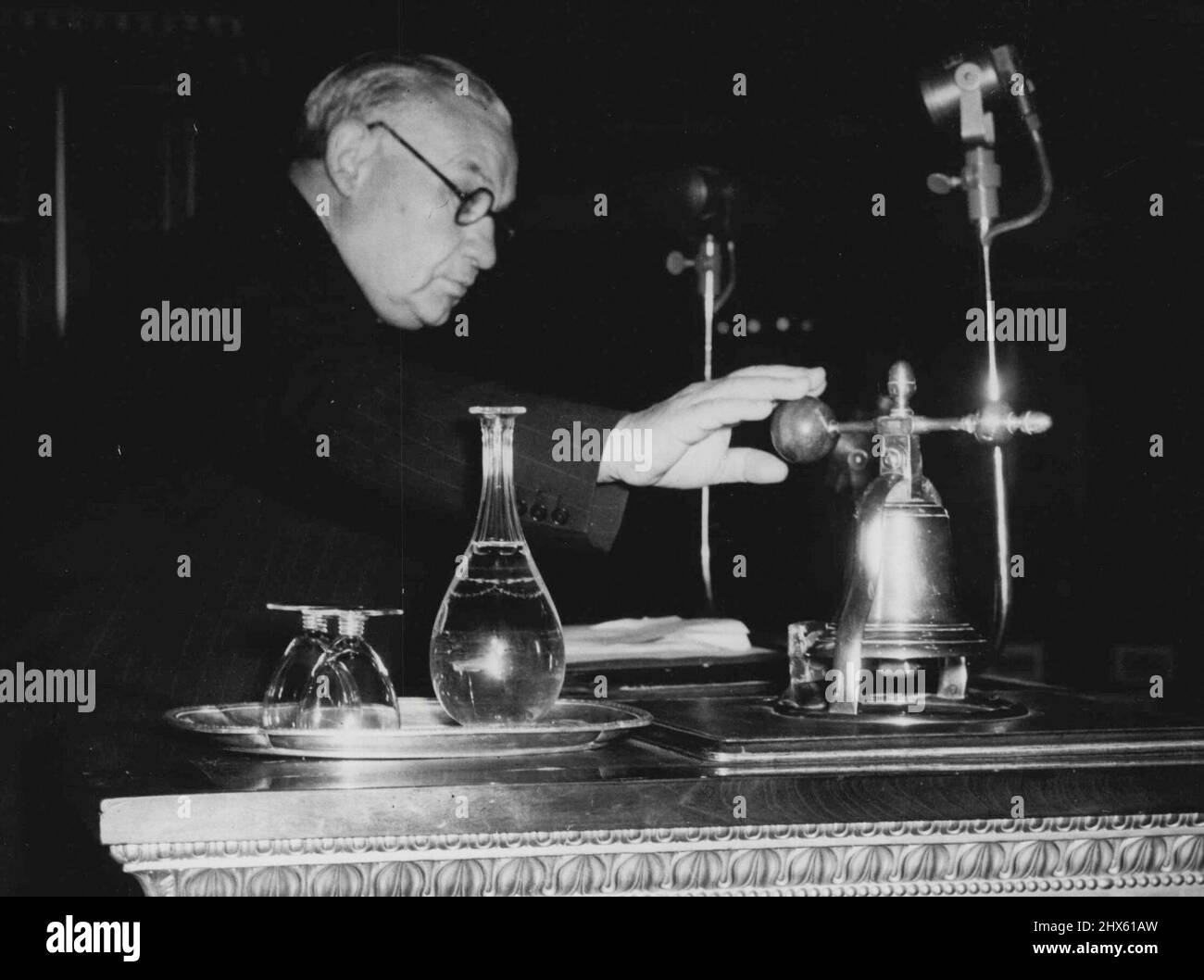 Mr ernest bevin black and white hi-res stock photography and images - Alamy