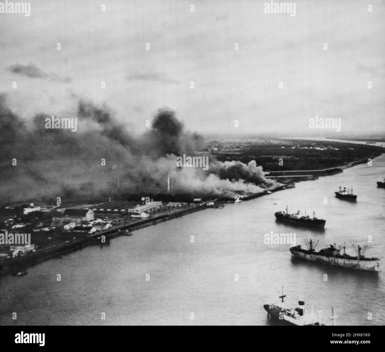$1,500,000 Sugar Fire -- Smoke pours from the docks the American Sugar ...