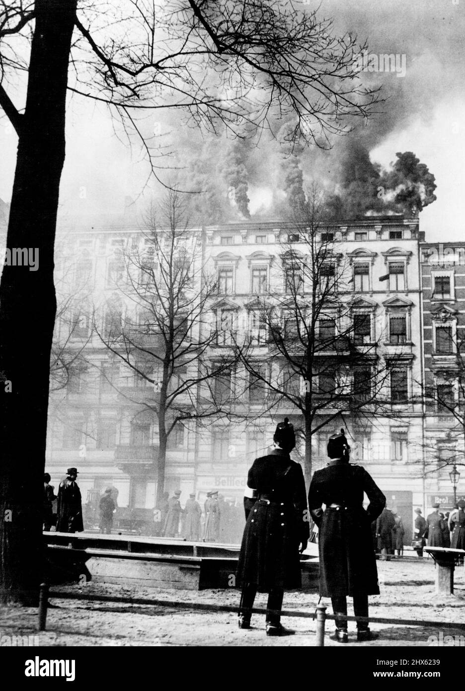 Berlin's Amazing Masks - Beleive Air War. Minutest Details Carried Out ...