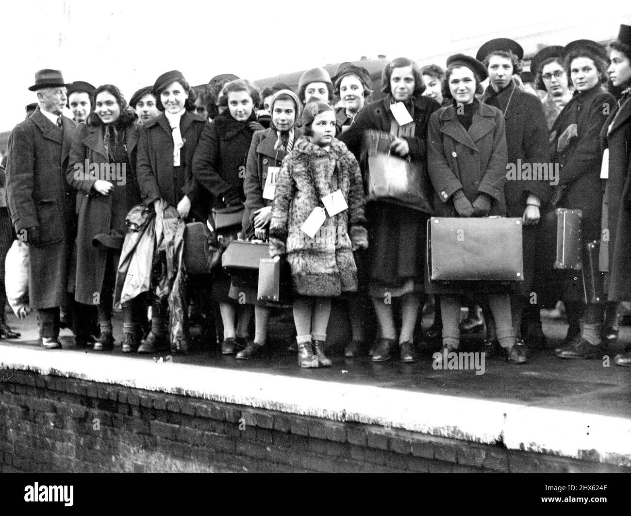 Jewish refugee children Black and White Stock Photos & Images - Alamy